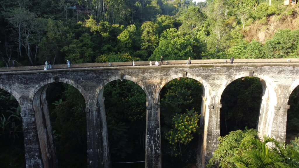 Nine Arch Bridge Train Guide » TravelStar360